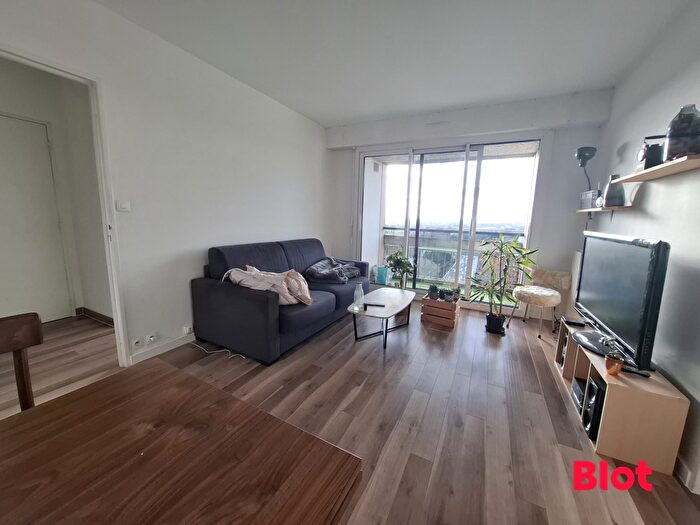 Appartement à vendre - Quartiers Nord-Ouest, Villejean - 2 pièces - 1 chambre