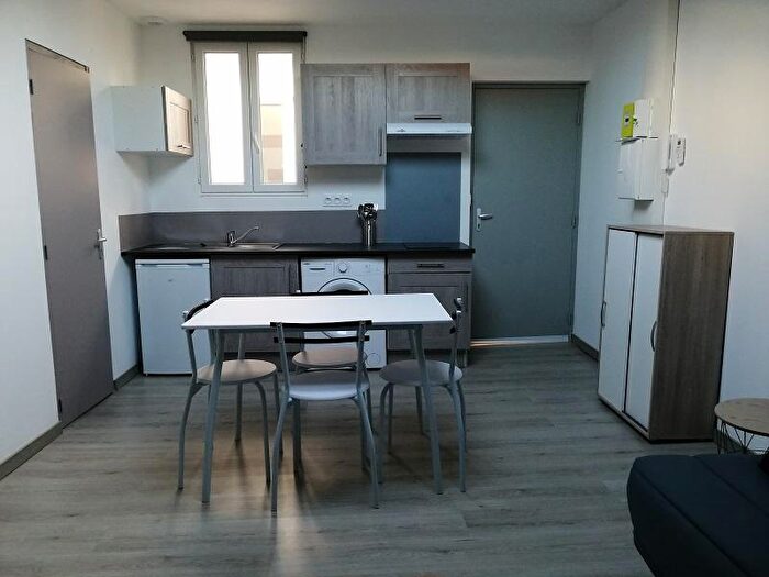 Appartement à louer - Salon-de-Provence, Morgan, Gare - 1 pièce