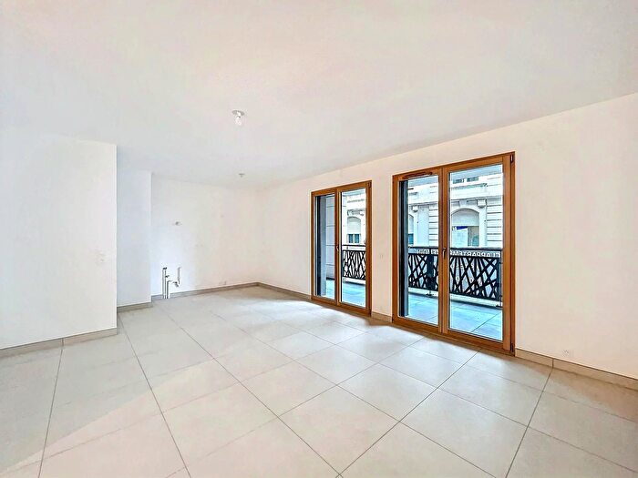 Appartement à vendre - Évian-les-Bains - 3 pièces - 2 chambres