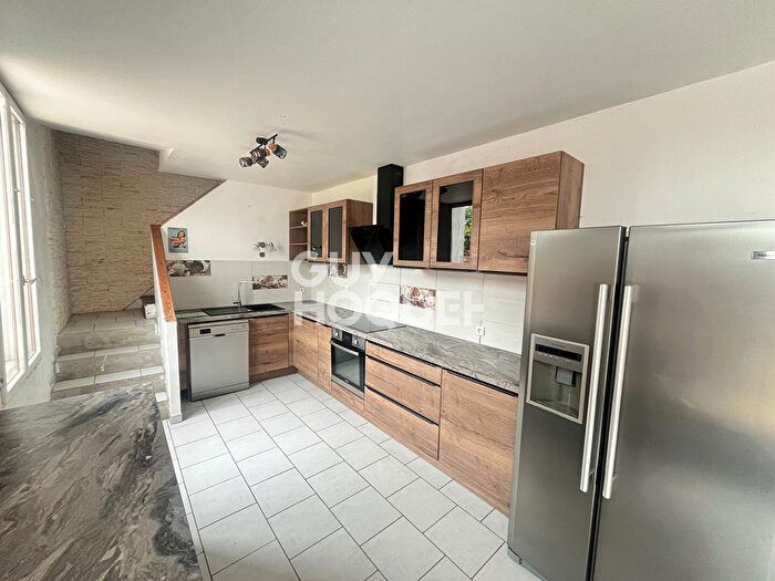 Maison 6 pièces à vendre à Villeneuve-Saint-Germain