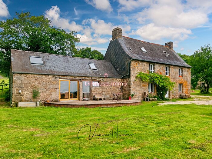 Maison à vendre - Kergrist-Moëlou - 6 pièces - 4 chambres