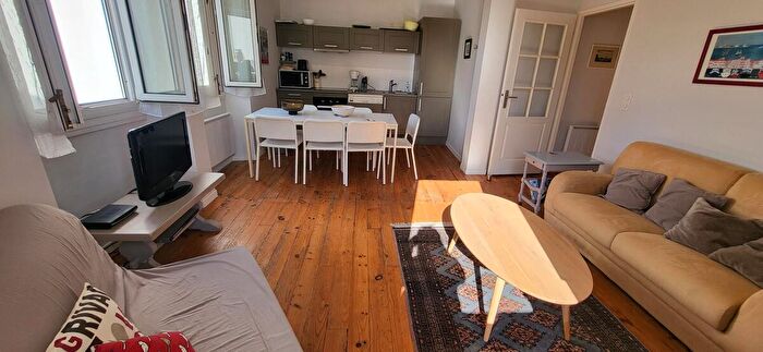 Appartement à vendre - Saint-Jean-de-Luz, Centre-ville - 3 pièces - 2 chambres