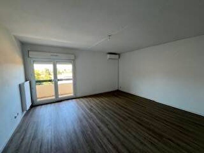 Appartement à louer - Est, Bollène - 5 pièces - 4 chambres