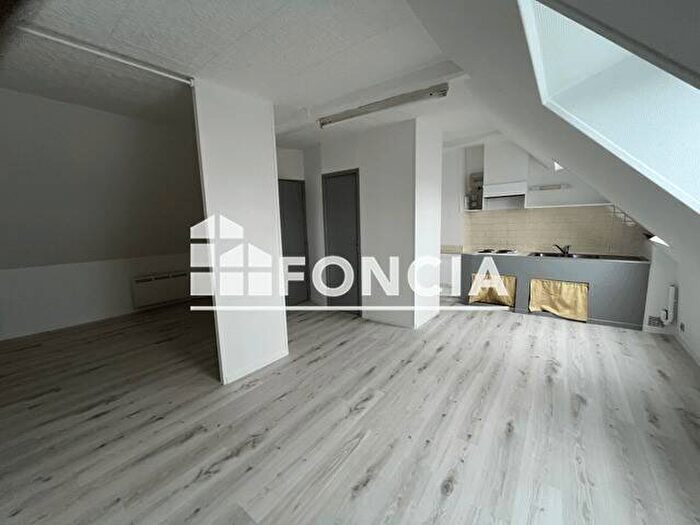 Appartement à louer - Haute Follis-Saint Martin, Laval - 1 pièce