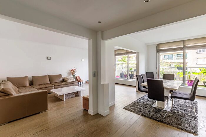 Appartement à vendre - Paris e , Passy, Maison de la Radio, Muette-Sud - 5 pièces - 3 chambres