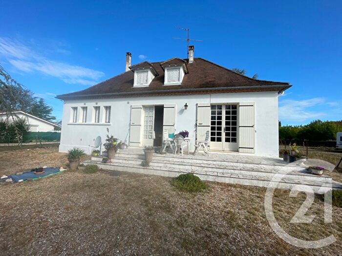 Maison à vendre - Saint-Médard-de-Guizières - 5 pièces - 4 chambres