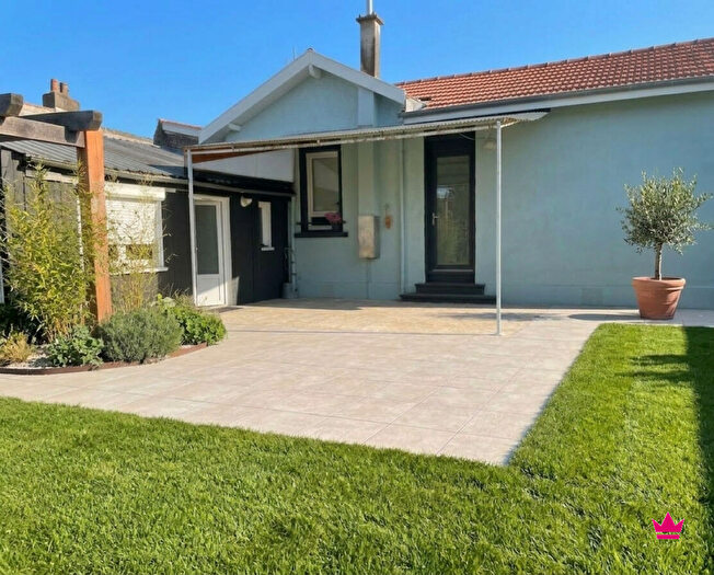 Maison à louer - Saint-Priest, Berliet - 2 pièces - 1 chambre