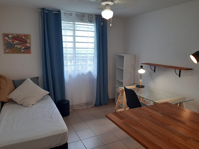 Appartement à louer - Saint-Pierre, Hôpital - 1 pièce