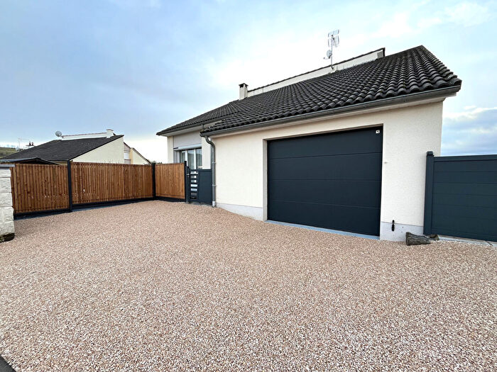 Maison à vendre - Arpajon-sur-Cère - 6 pièces - 3 chambres