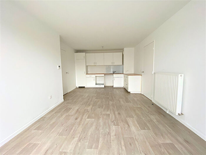Appartement 3 pièces à Évry, Centre-ville, à louer