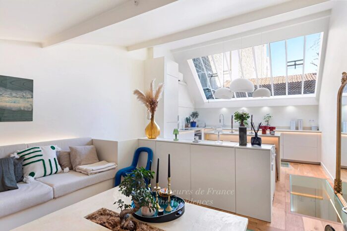 Maison à vendre - Paris e , Ternes, Maillot - 4 pièces - 2 chambres