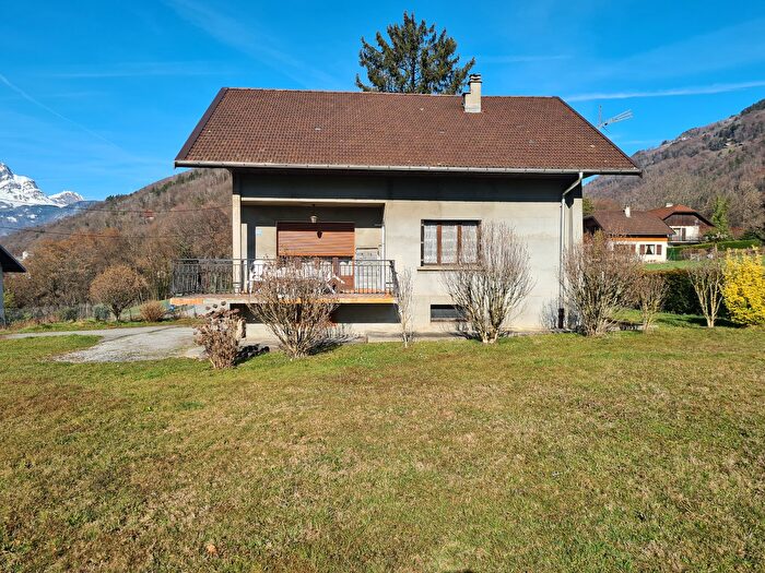 Maison à vendre - Venthon - 5 pièces - 4 chambres