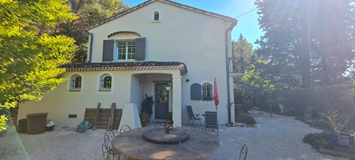 Maison à vendre - Châteauneuf-le-Rouge - 7 pièces - 4 chambres