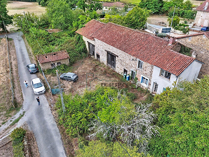 Maison 4 pièces à Saint-Gence, à vendre