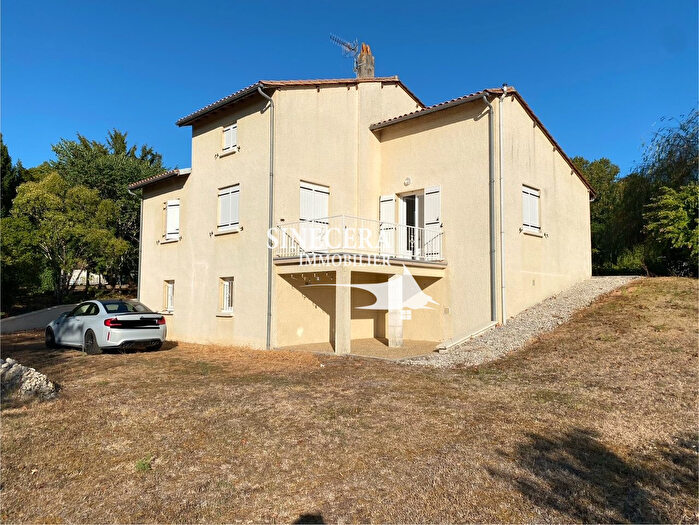 Maison à vendre - Saint-Séverin - 5 pièces - 3 chambres