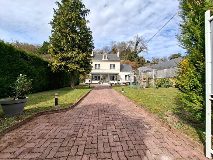 Maison à vendre - Langeais - 8 pièces - 6 chambres