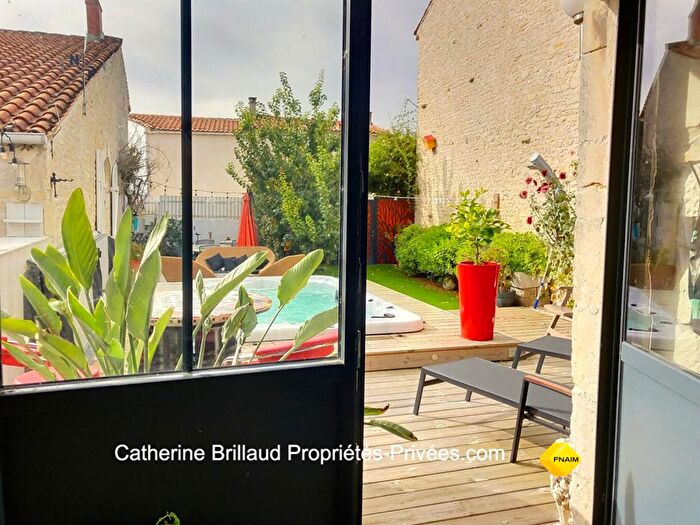 Maisons à vendre et appartements à louer - 1