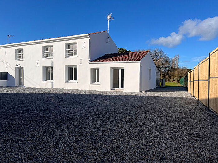 Maison à vendre - Aizenay - 5 pièces - 4 chambres