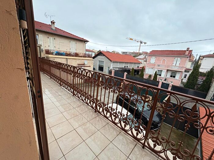 Maison à louer - Saint-Laurent-du-Var, Galinières, Pomarels - 3 pièces - 2 chambres