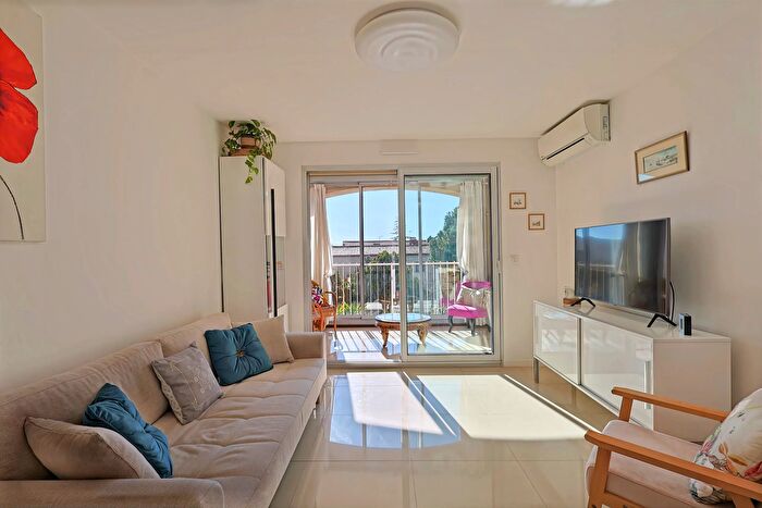 Appartement à vendre - Antibes, Rastines, Super Antibes, Laval, La Fontonne - 3 pièces - 2 chambres