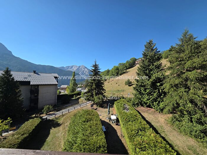 Uvernet-Fours : Appartement 1 pièce à vendre