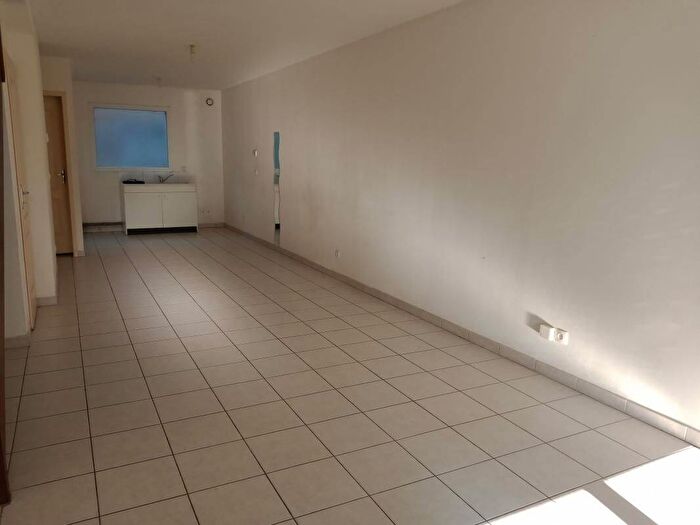 Nord Est, Chauny : Maison 3 pièces à louer
