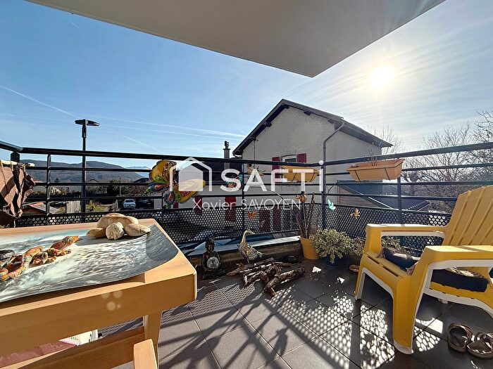 Appartement à vendre - Voiron, Centre-ville, Gare - 4 pièces - 3 chambres