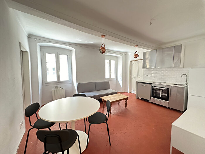 Appartement à louer - Bastia, Centre-ville, Cardo - 3 pièces - 2 chambres