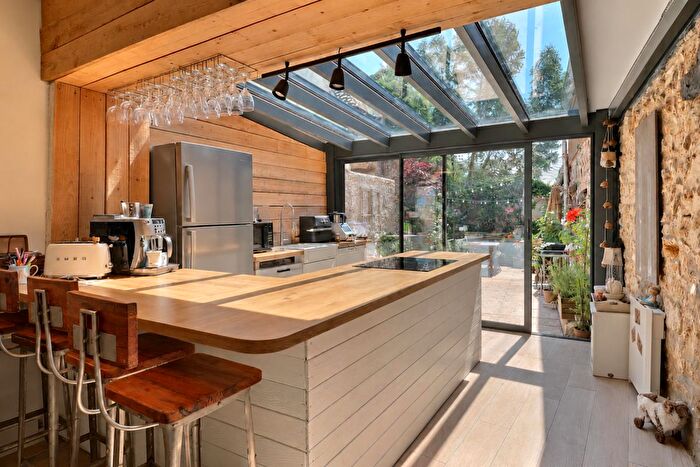 Maison 5 pièces à Saint-Nom-la-Bretèche, à vendre