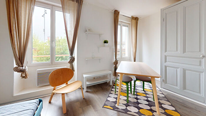 Appartement à louer - Belfort, Centre-ville, Fb de Montbéliard - 1 pièce