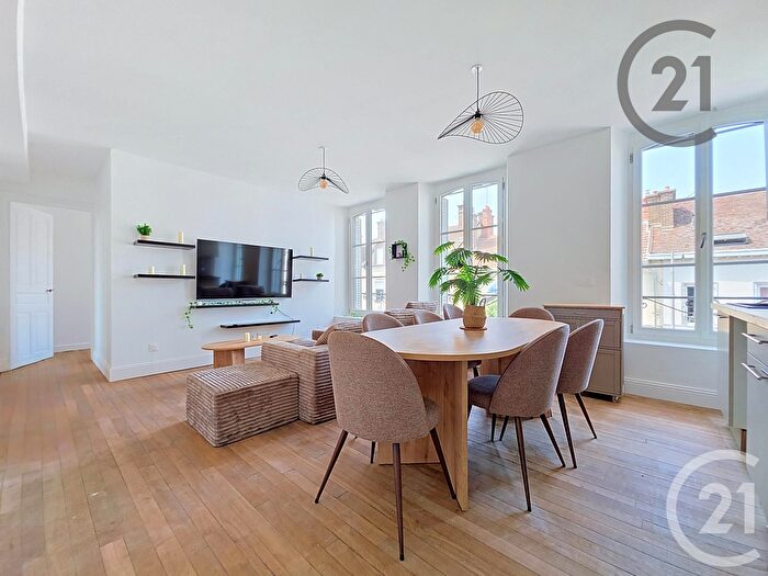 Appartement 5 pièces à Sainte-Savine, à vendre