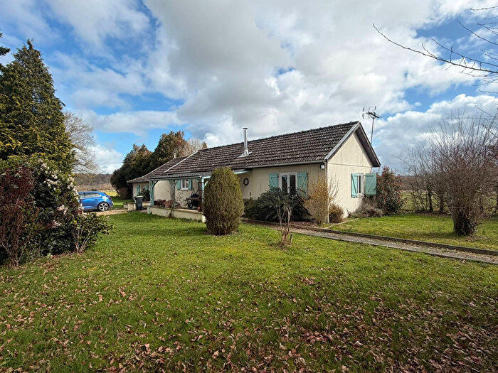 Maison à vendre - Blanzac - 4 pièces - 3 chambres