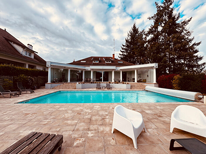 Maison à vendre - Riorges - 9 pièces - 5 chambres