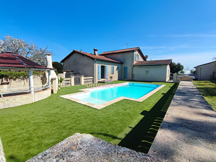 Maison à vendre - Roullet-Saint-Estèphe - 8 pièces - 5 chambres