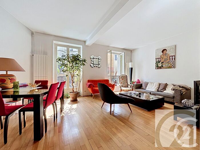 Paris 18ème, Porte de Clignancourt, Porte Montmartre, Moskowa : Appartement 6 pièces à vendre