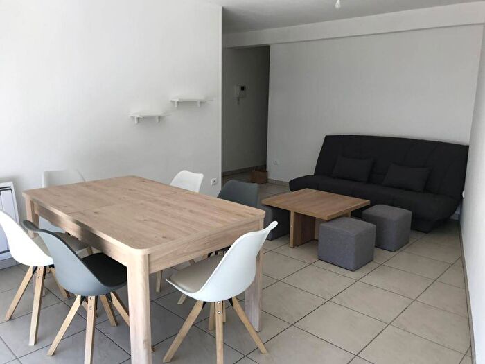 Appartement à louer - Chaumette-Ouvèze-Rive Gauche, Privas - 3 pièces - 2 chambres