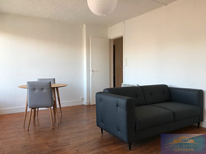 Appartement à louer - Tarbes, Centre-ville - 2 pièces - 1 chambre
