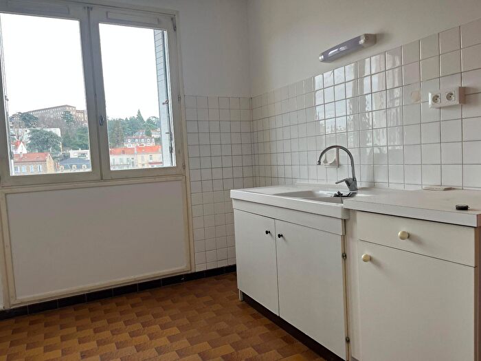 Appartement à louer - Annonay, Centre-ville - 2 pièces - 1 chambre