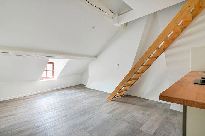 Appartement à louer - Centre, Melun - 1 pièce