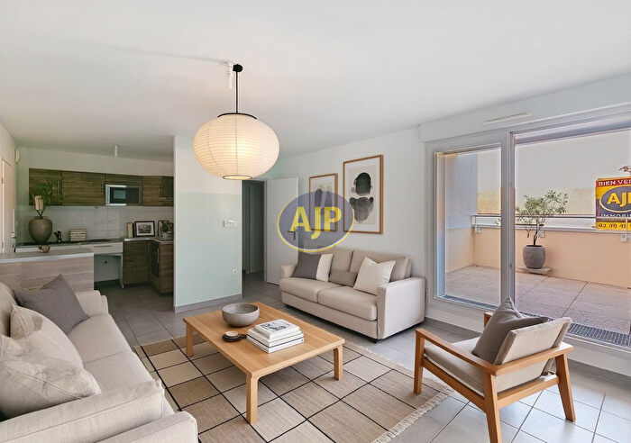 Appartement à vendre - Saint-Sébastien-sur-Loire, Est - 3 pièces - 2 chambres