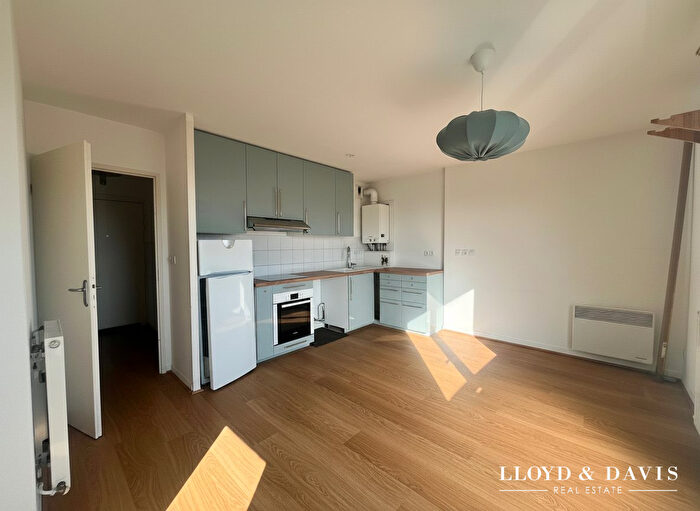 Bègles, Mairie, Bourg : Appartement 2 pièces à vendre