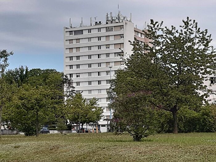 Appartement à louer - Luxeuil-les-Bains - 4 pièces - 2 chambres