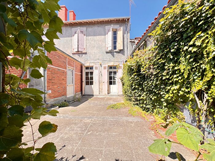 Maison à vendre - La Rochelle - 6 pièces - 6 chambres
