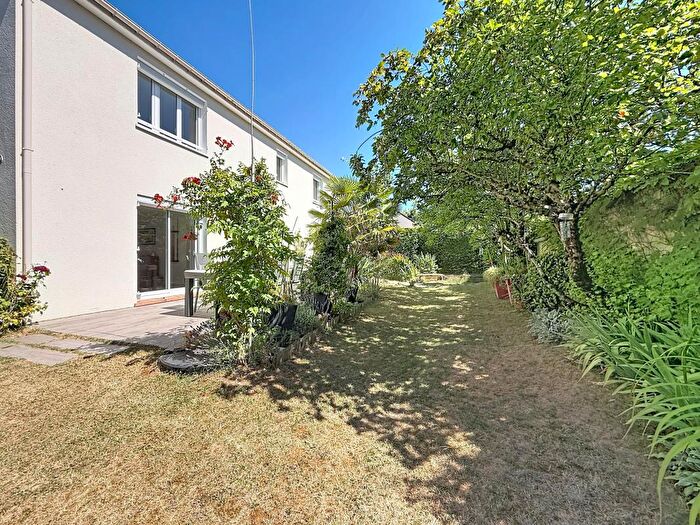 Voisins-le-Bretonneux - Maison 6 pièces à vendre