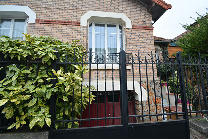 Colombes, Centre-ville - Maison 2 pièces à vendre