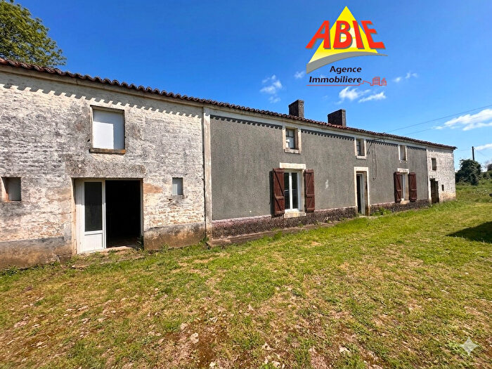 Saint-Hilaire-des-Loges : Maison 4 pièces à vendre