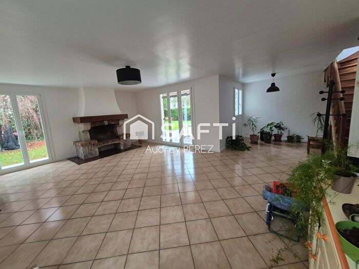 Maison à vendre - Pontault-Combault, Ingres - 7 pièces - 5 chambres