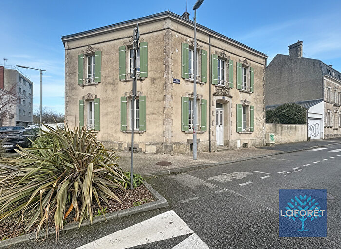 Maison à vendre - La Roche-sur-Yon, Pentagone, Pont-Morineau - 6 pièces - 4 chambres