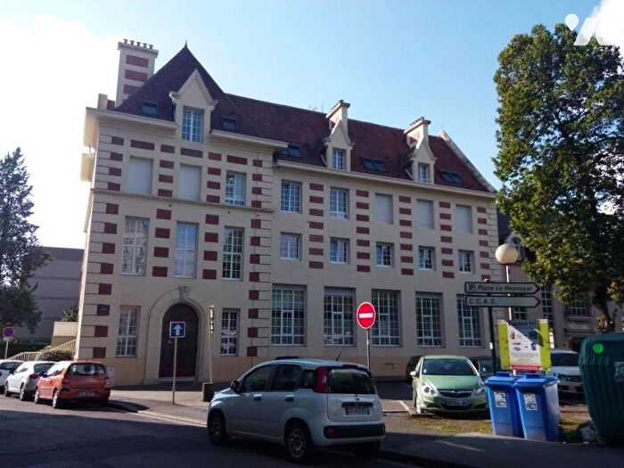 Appartement à louer - Lisieux - 4 pièces - 2 chambres