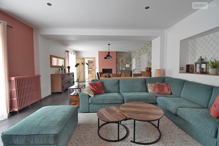 Bécon-les-Granits : Maison 5 pièces à vendre